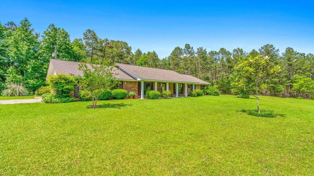 11 Lonnie Dyess Rd, Carson, MS 39427 - See Est. Value, Schools & More