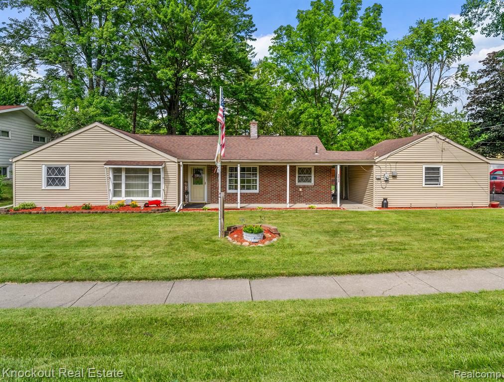 3835 Williamson Rd, Saginaw, MI 48601 - See Est. Value, Schools & More