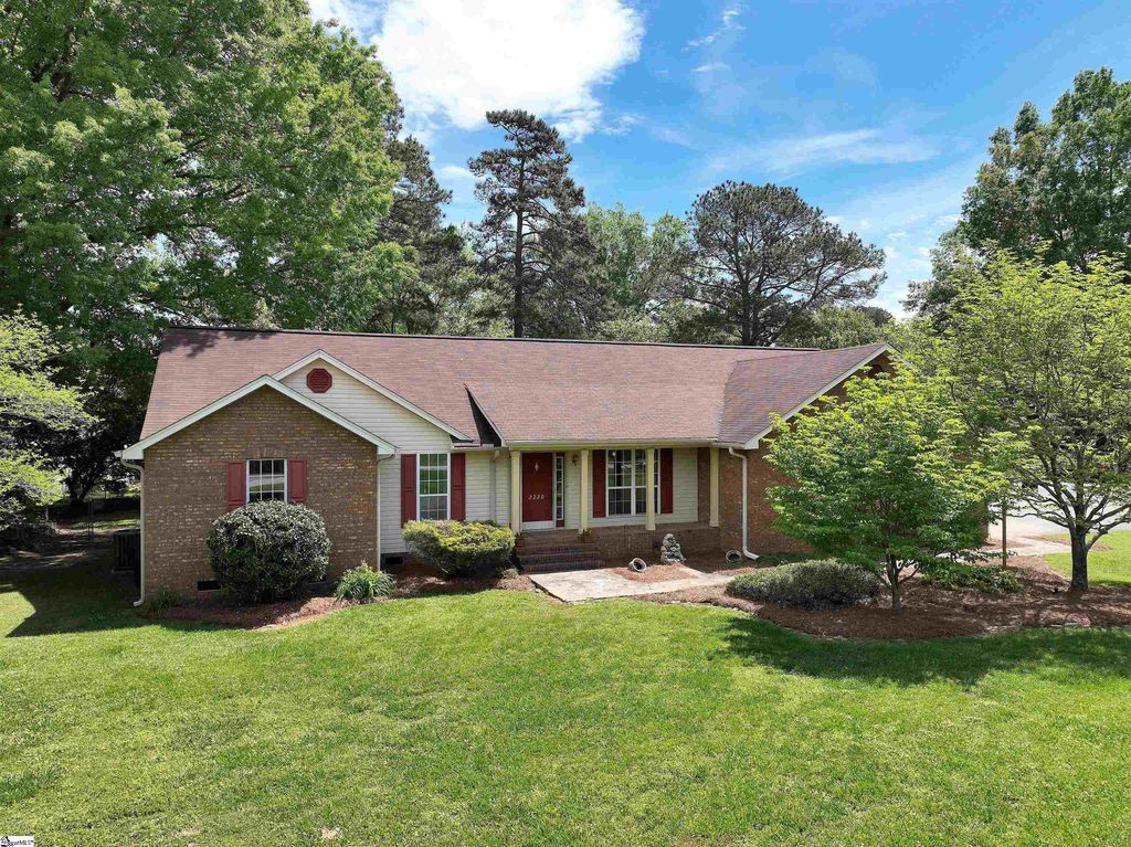 2220 Glenn St, Newberry, SC 29108 - See Est. Value, Schools & More