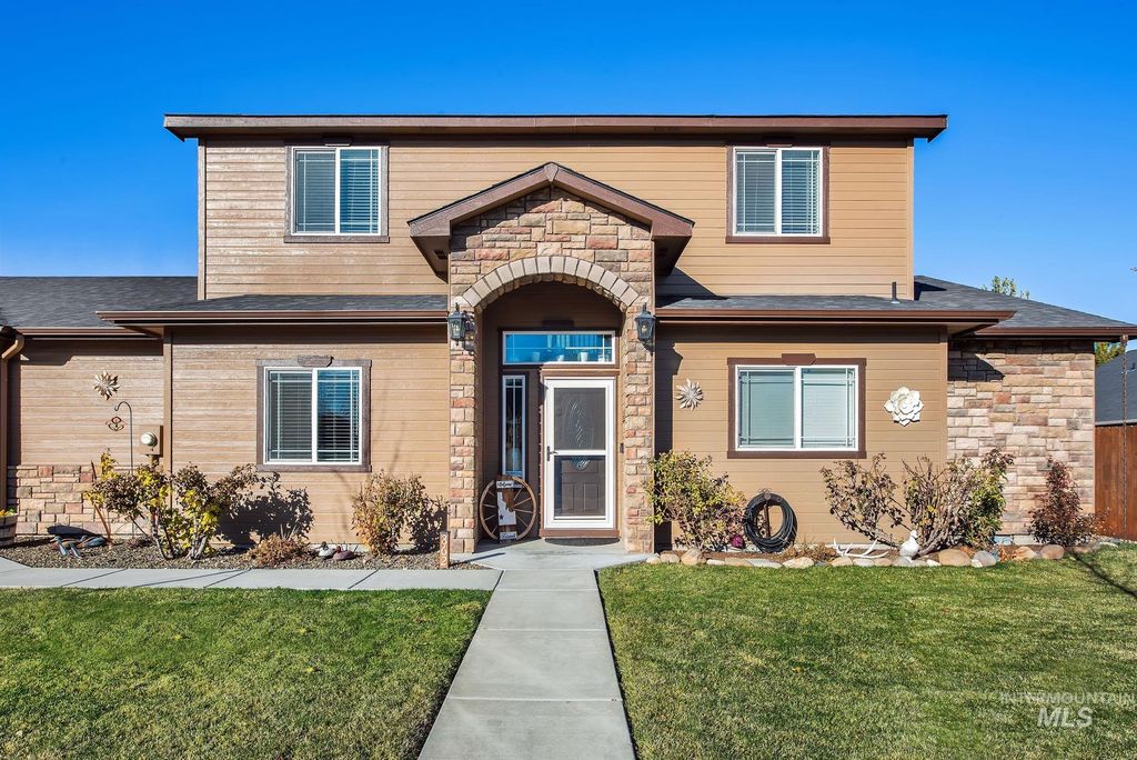 862 Trine Loop, Nampa, ID 83686 - See Est. Value, Schools & More