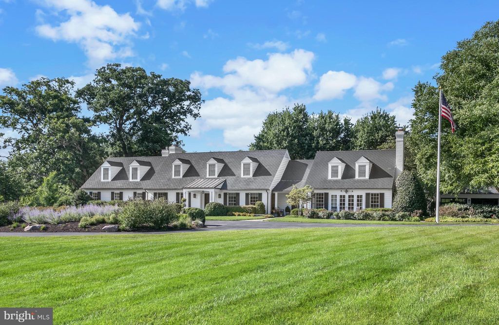 10711 Red Barn Ln, Potomac, MD 20854 - See Est. Value, Schools & More