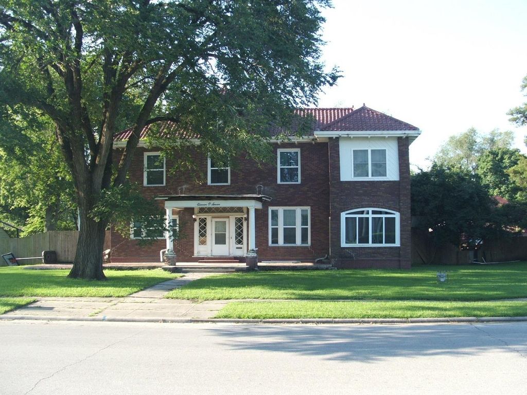 1107 Central St, Humboldt, KS 66748 | Trulia
