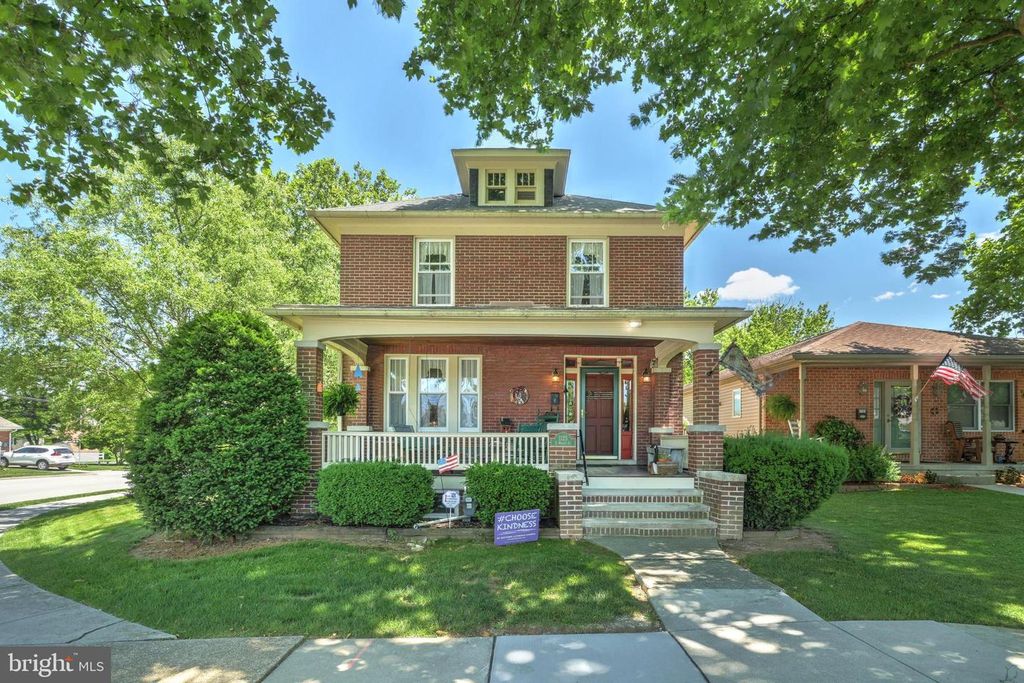 1125 E Walnut St, Hanover, PA 17331 - See Est. Value, Schools & More