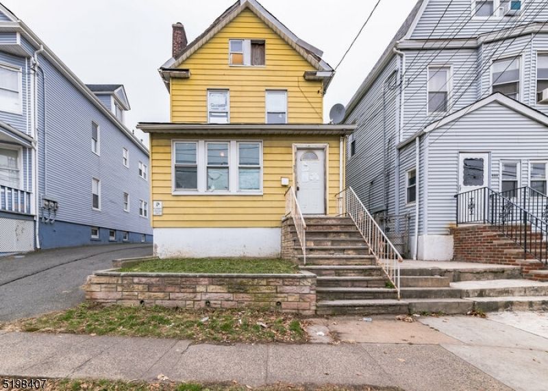 530 Jackson Ave, Elizabeth, NJ 07201 - See Est. Value, Schools & More