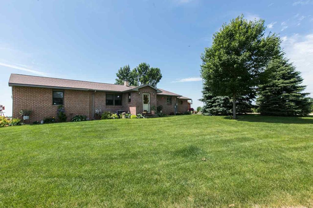 15292 Higginsport Rd, Bernard, IA 52032 | Trulia