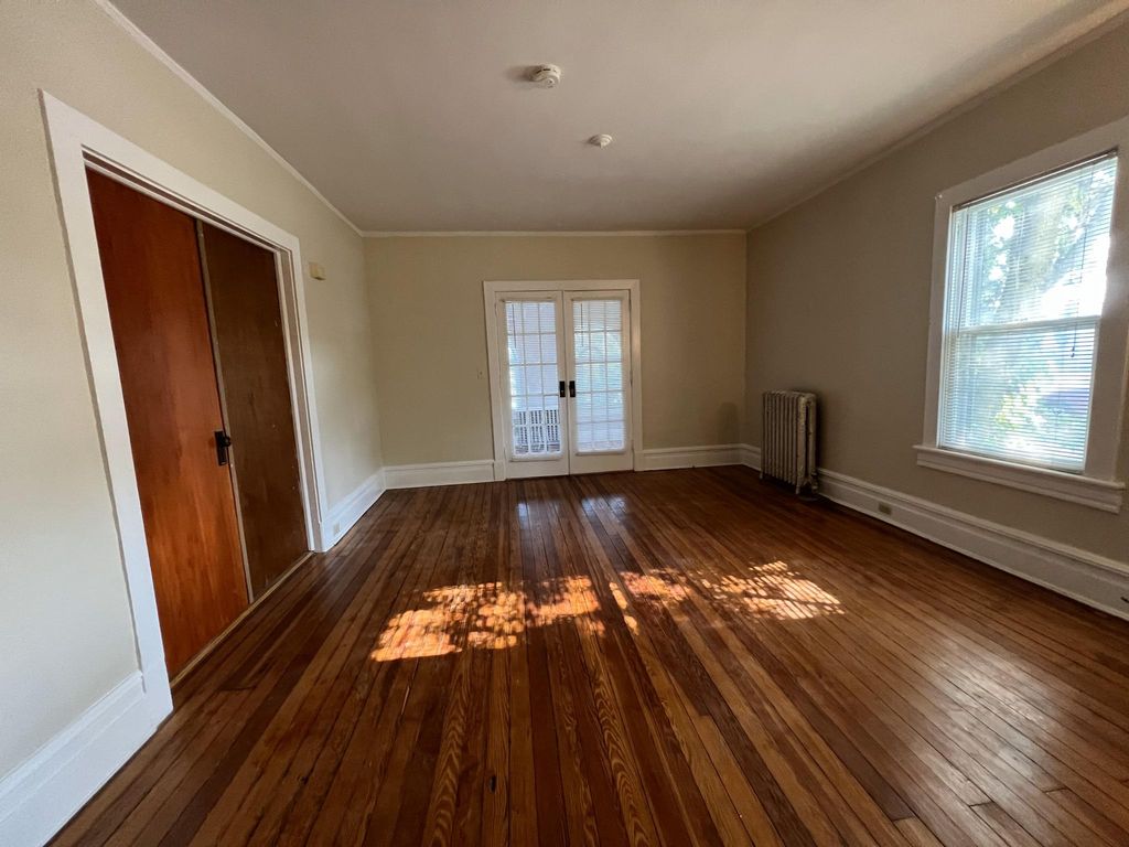 147 Merrick Rd, Lynbrook, NY 11563 - See Est. Value, Schools & More