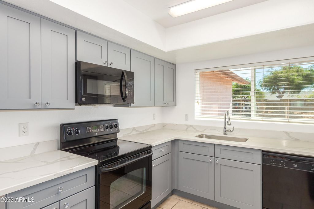 5148 W Dahlia Dr, Glendale, AZ 85304 - See Est. Value, Schools & More