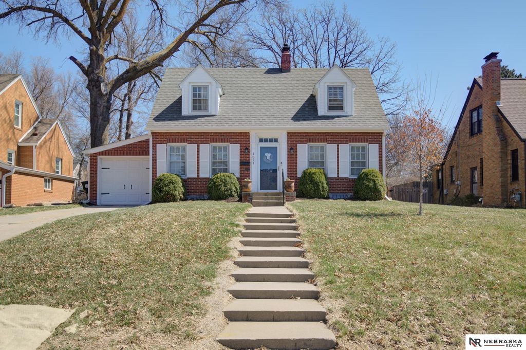 1821 N 54th St, Omaha, NE 68104 - See Est. Value, Schools & More