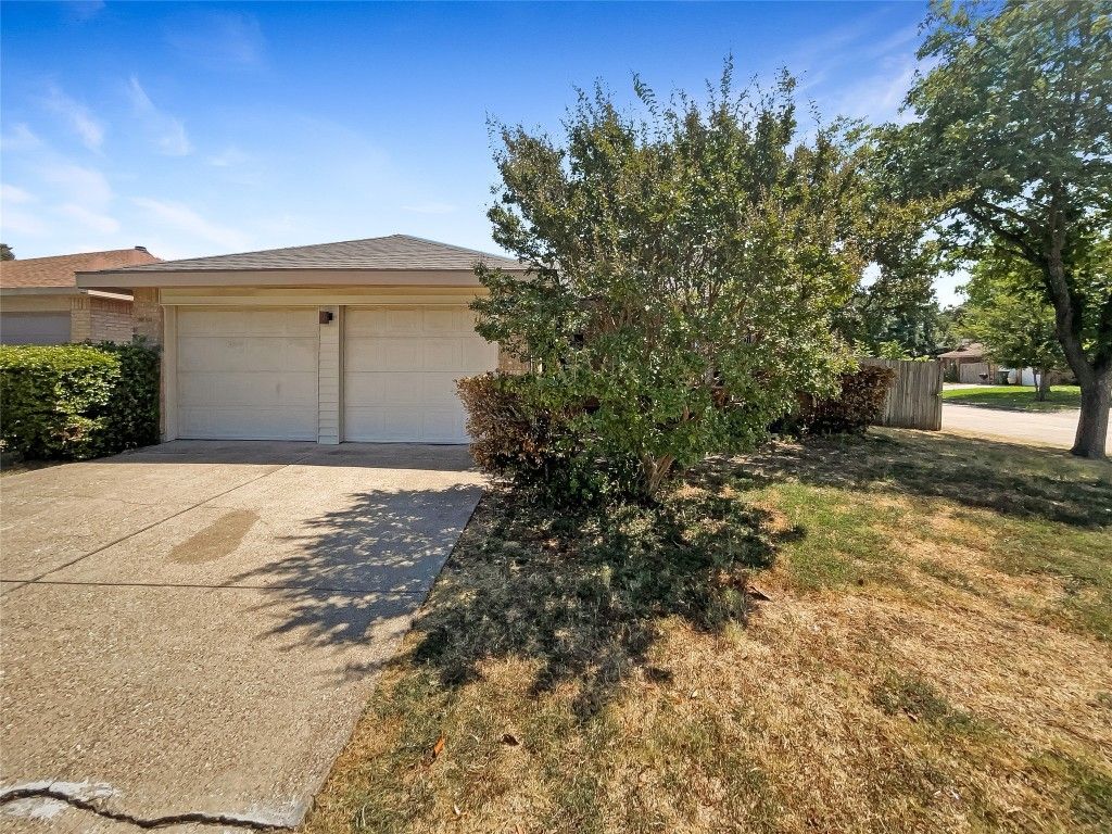 5425 Boxelder Dr, Arlington, TX 76018 - See Est. Value, Schools & More