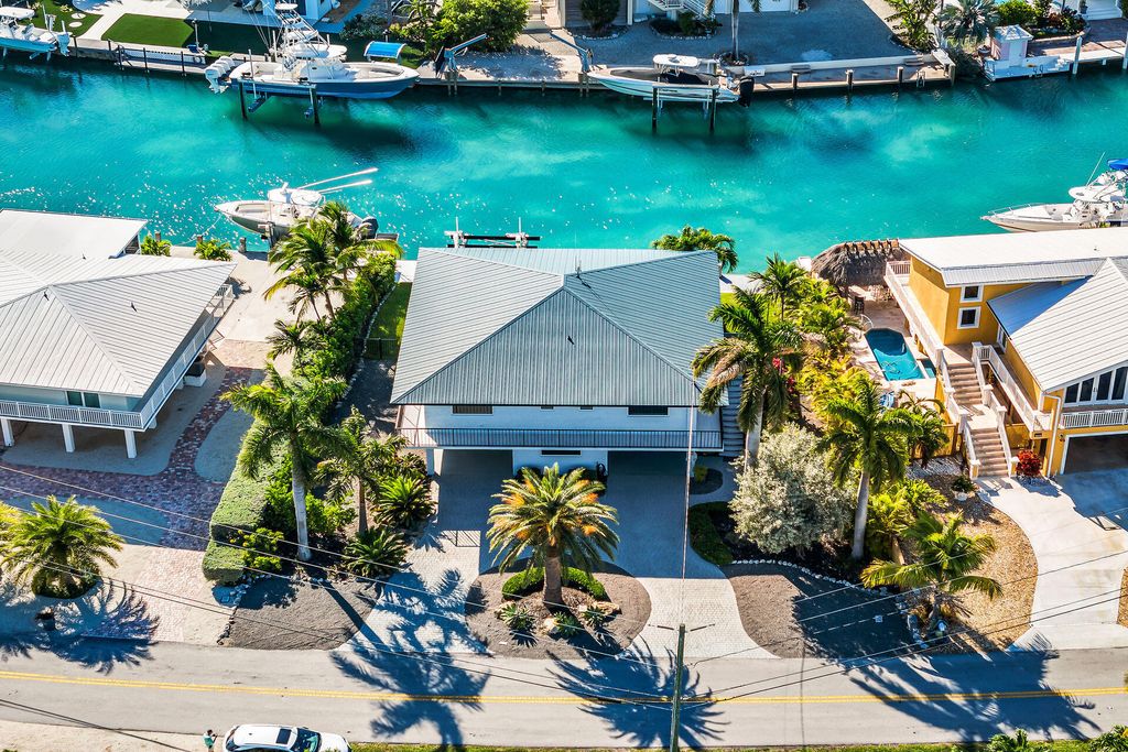 352 E Seaview Dr, Duck Key, FL 33050 - See Est. Value, Schools & More