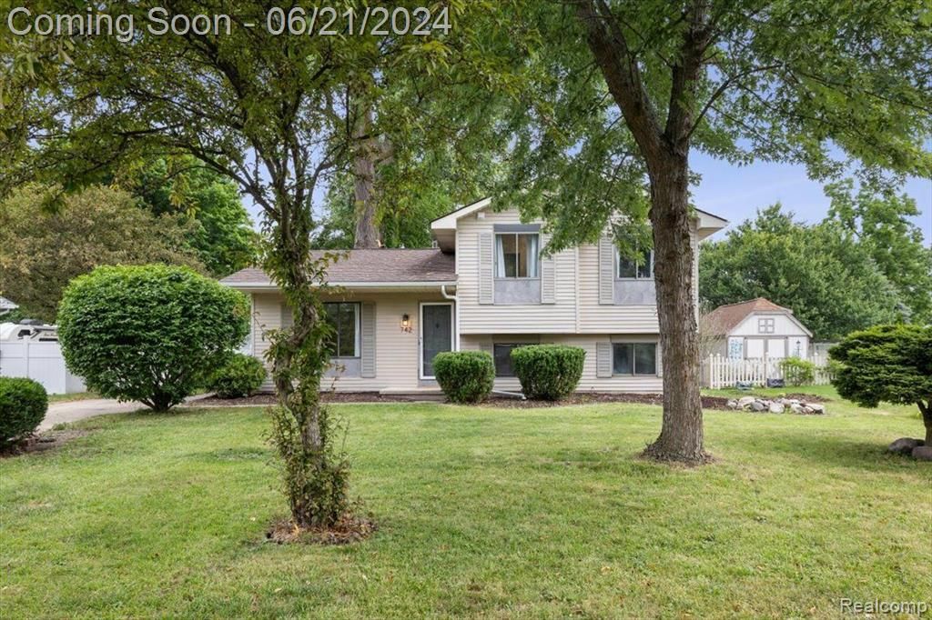 742 Cardinal Ct, Howell, MI 48843 | MLS# 20240035261 | Trulia