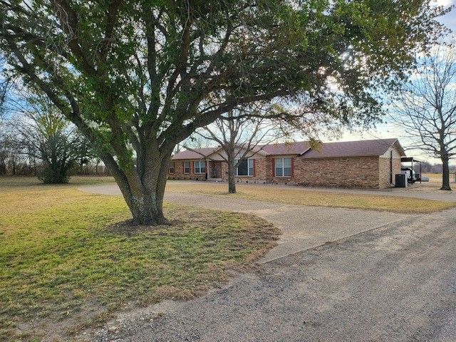 5501 Woodard Ave, Cleburne, TX 76033 | MLS# 20234762 | Trulia