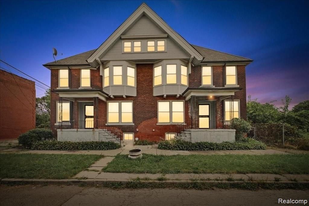 2031 & 2033 Antoinette Ave, Detroit, MI 48208 - See Est. Value, Schools ...