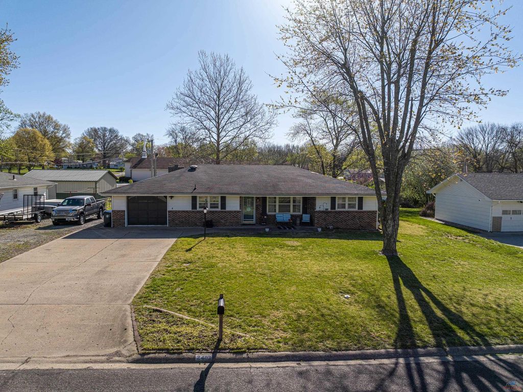 2403 S Quincy Ave, Sedalia, MO 65301 | Trulia