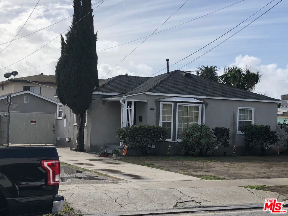 3752 W 102nd St, Inglewood, CA 90303 - See Est. Value, Schools & More