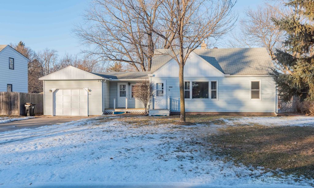 2265 Pinewood Dr, Mounds View, MN 55112 - See Est. Value, Schools & More
