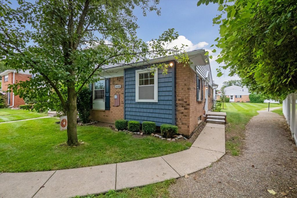 24462 Olde Orchard St, Novi, MI 48375 - See Est. Value, Schools & More