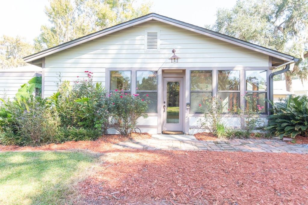2569 NE Cherry Lake Cir, Pinetta, FL 32350 - See Est. Value, Schools & More