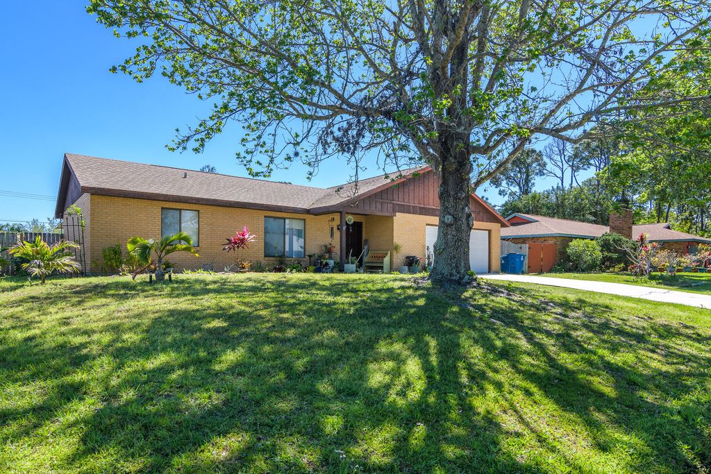1281 Roslyn Ave NW, Palm Bay, FL 32907 - See Est. Value, Schools & More