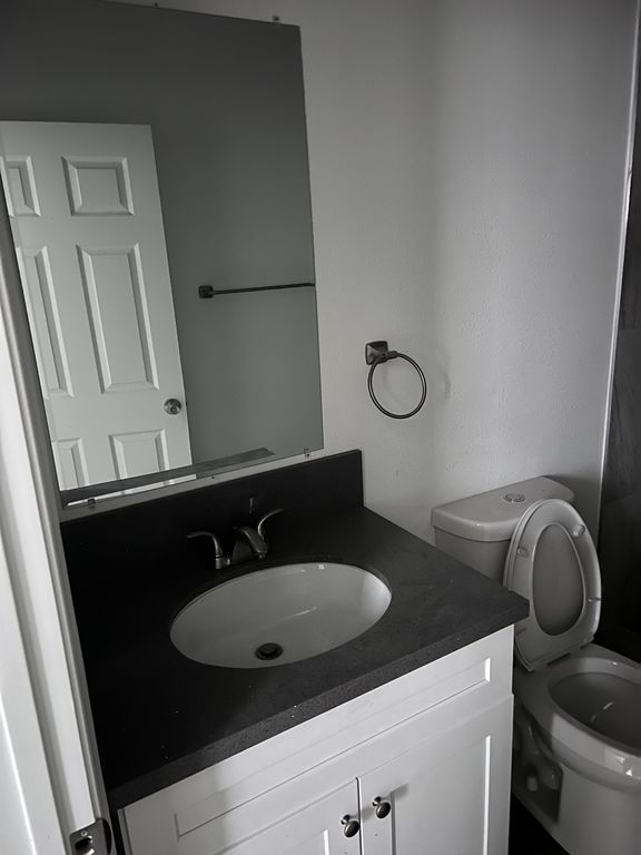 1211 E 71st St #A, Los Angeles, CA 90001 | Trulia