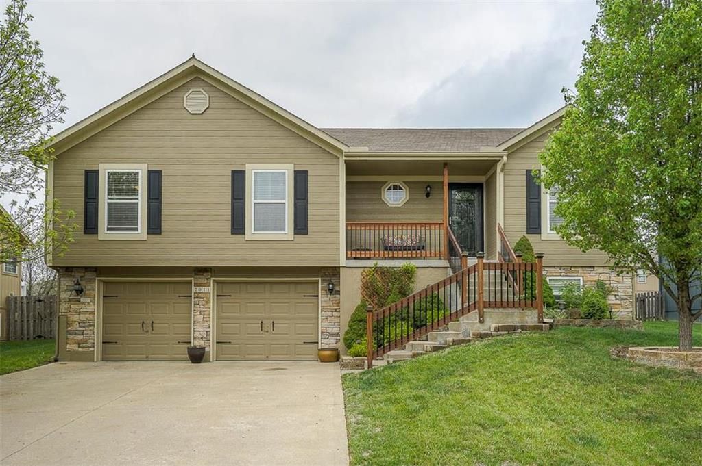 2011 NE Summerfield Ln, Blue Springs, MO 64014 - See Est. Value ...