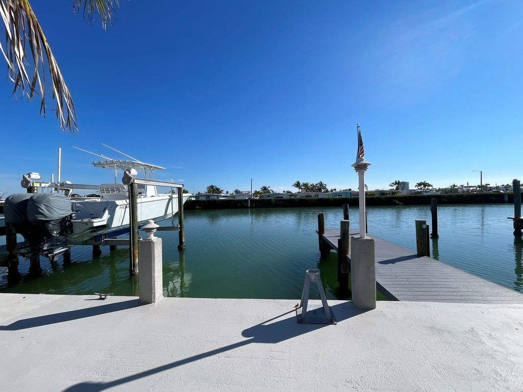 76 7th St, Key Colony Beach, FL 33051 - See Est. Value, Schools & More