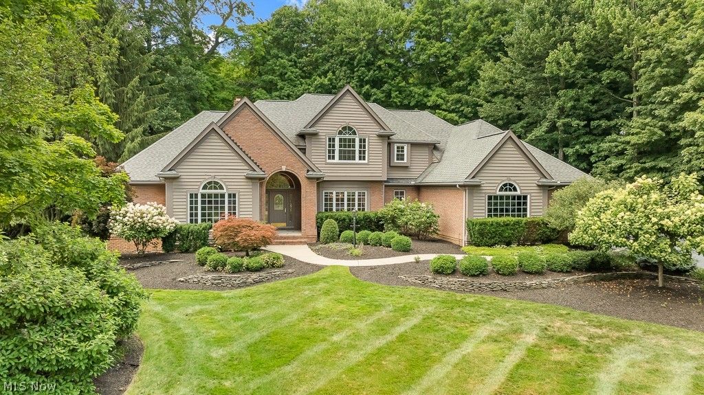 17271 Red Fox Trl, Chagrin Falls, OH 44023 - See Est. Value, Schools & More