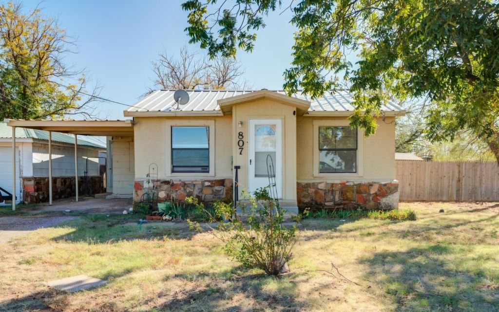 807 W 5th St, Wolfforth, TX 79382 - See Est. Value, Schools & More