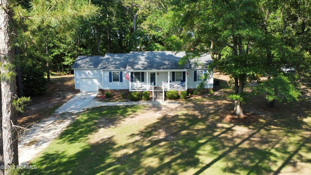 103 Arbor Drive, Washington, NC 27889 - See Est. Value, Schools & More