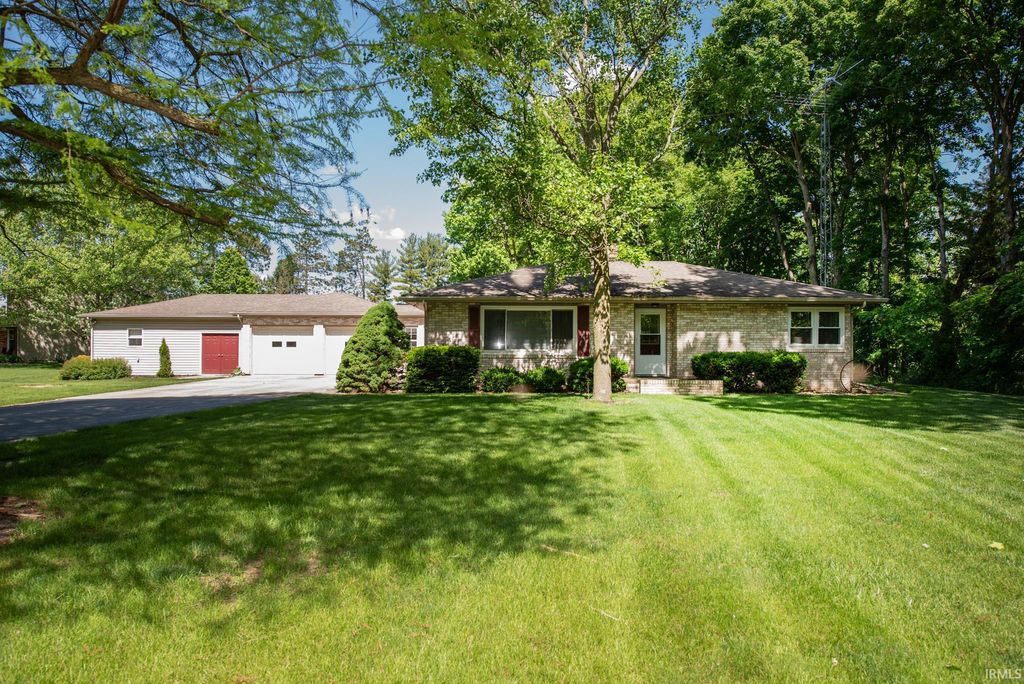 300 Pineview Ln, Lafayette, IN 47905 - See Est. Value, Schools & More
