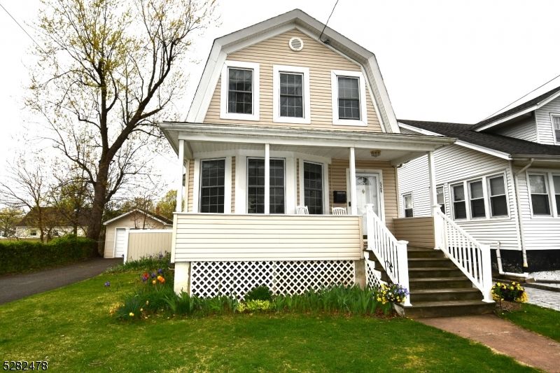 624 Faitoute Ave, Roselle Park, NJ 07204 - See Est. Value, Schools & More