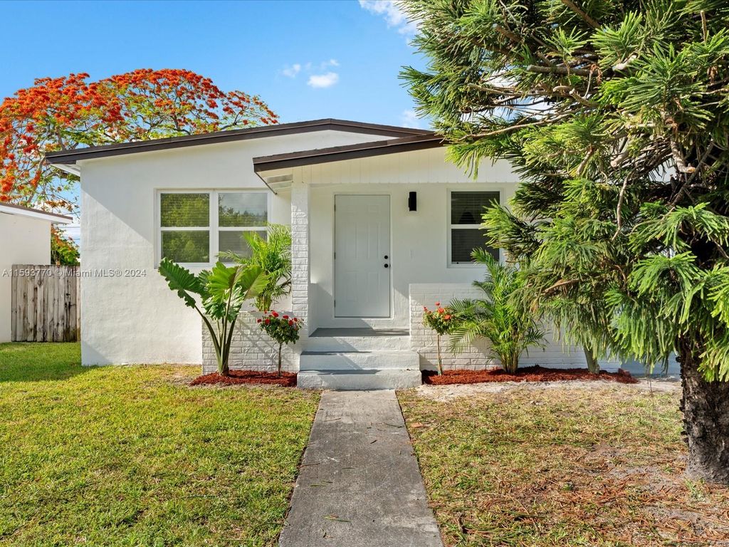 6748 SW 38th St, Miami, FL 33155 - See Est. Value, Schools & More