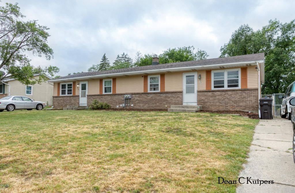 3553-3555 Wedgewood Dr SW, Wyoming, MI 49519 | Trulia