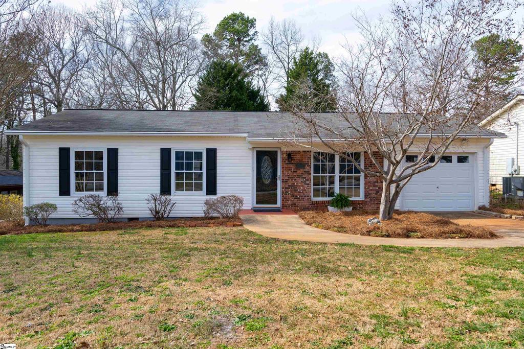 4 Good St, Greenville, SC 29617 - See Est. Value, Schools & More