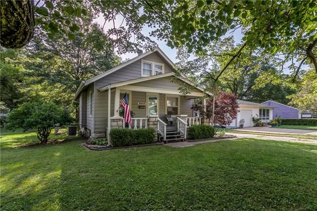 5633 Riggs St, Mission, KS 66202 | Trulia