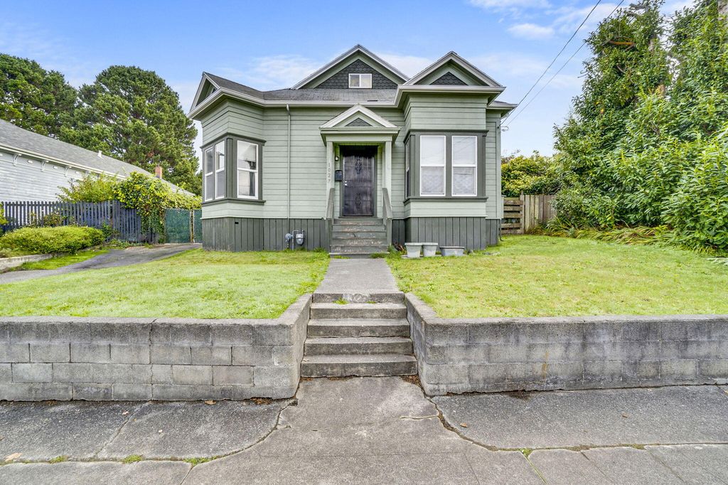 1027 F St, Eureka, CA 95501 | MLS# 265604 | Trulia