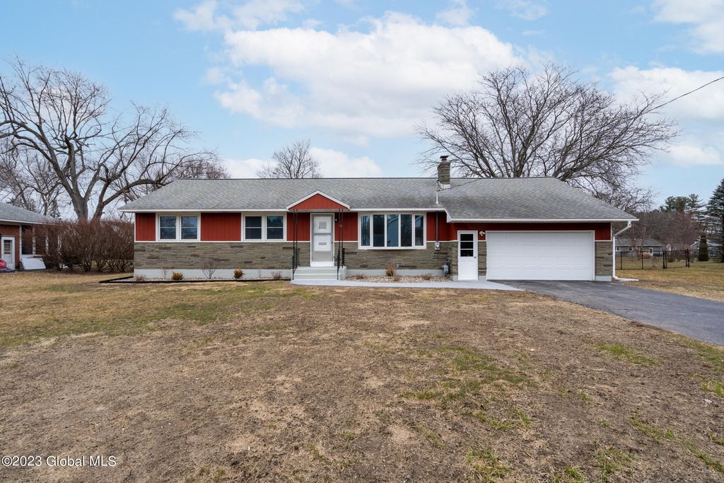 23 Lillian Drive, Schenectady, NY 12302 - See Est. Value, Schools & More