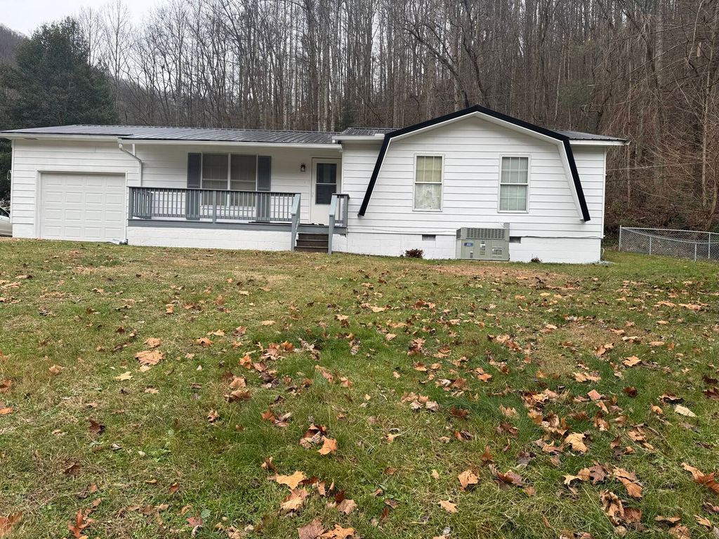 48 Maple Ave, Chester, WV 26034 | MLS# 11629917 - Trulia | Trulia