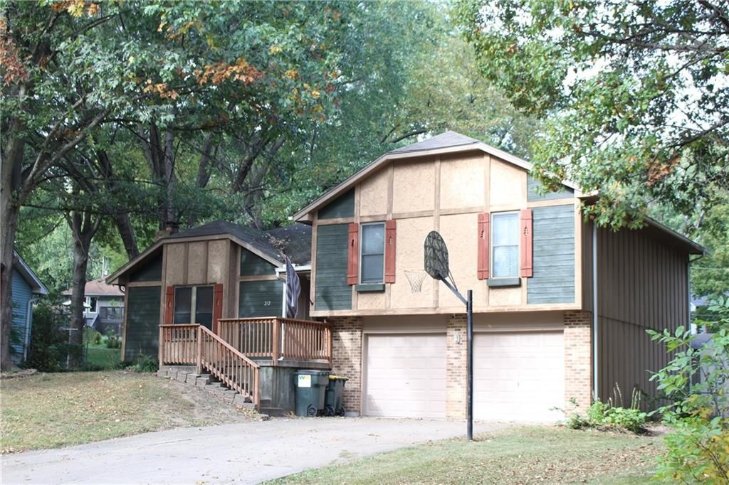 212 Valley Dr, Lansing, KS 66043 - See Est. Value, Schools & More