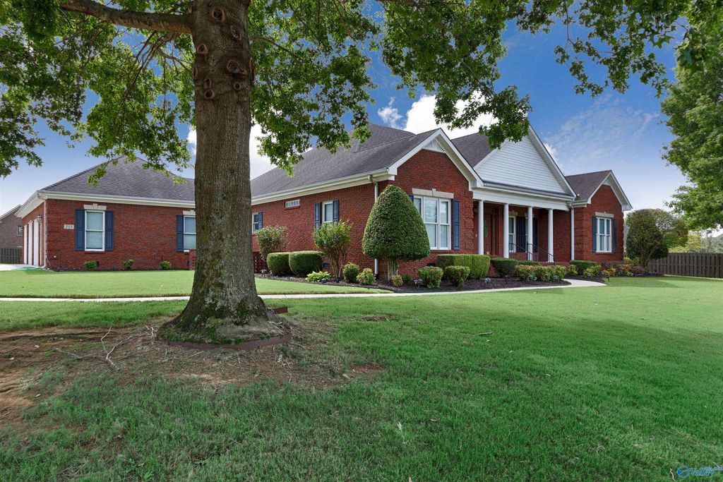 233 Lake Carmel Ct, Huntsville, AL 35811 | MLS# 1840814 | Trulia