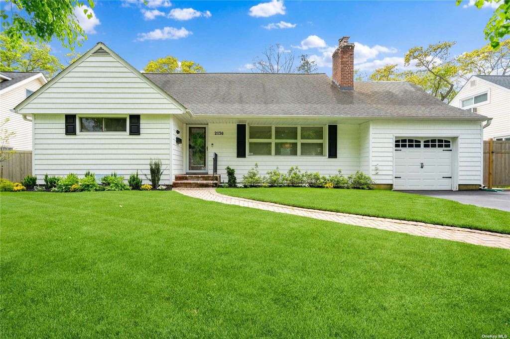 2136 Seneca Drive S, Merrick, NY 11566 | Trulia