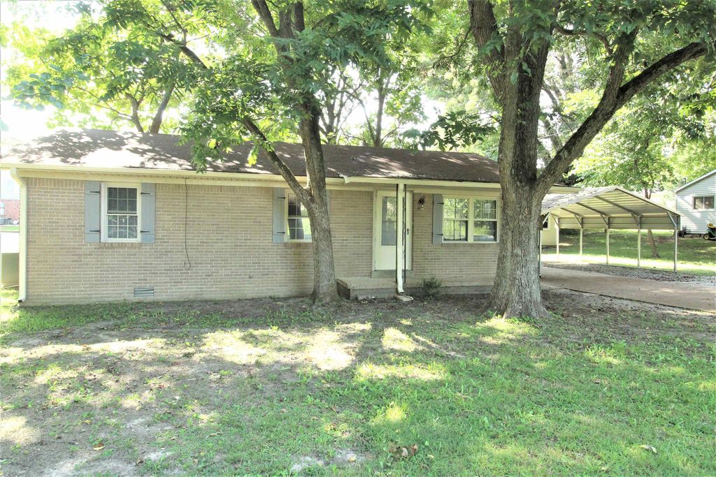 1302 Old Jackson Rd, Trenton, TN 38382 | Trulia