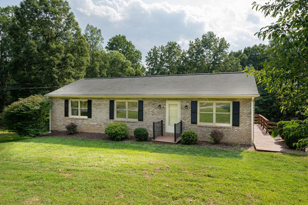 701 Oak Dr, Blue Ridge, VA 24064 | Trulia