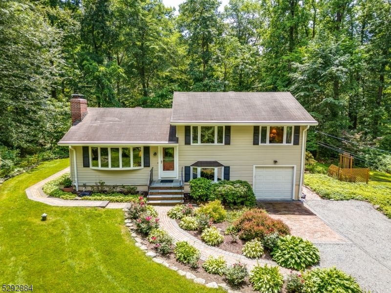 135 Old Georgetown Rd, Princeton, NJ 08540 - See Est. Value, Schools & More