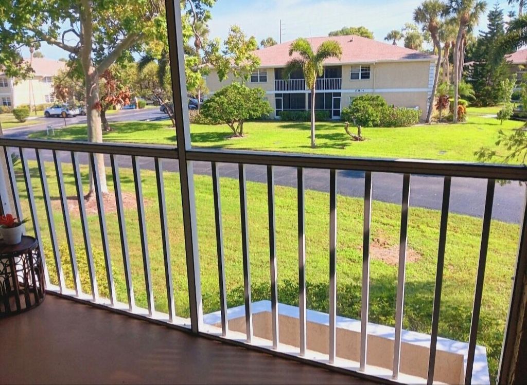 1537 SE Royal Green Circle E #202, Port Saint Lucie, FL 34952 - See Est ...