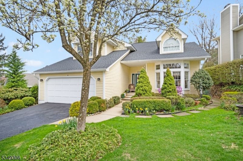92 Autumn Ridge Rd, Bedminster, NJ 07921 - See Est. Value, Schools & More