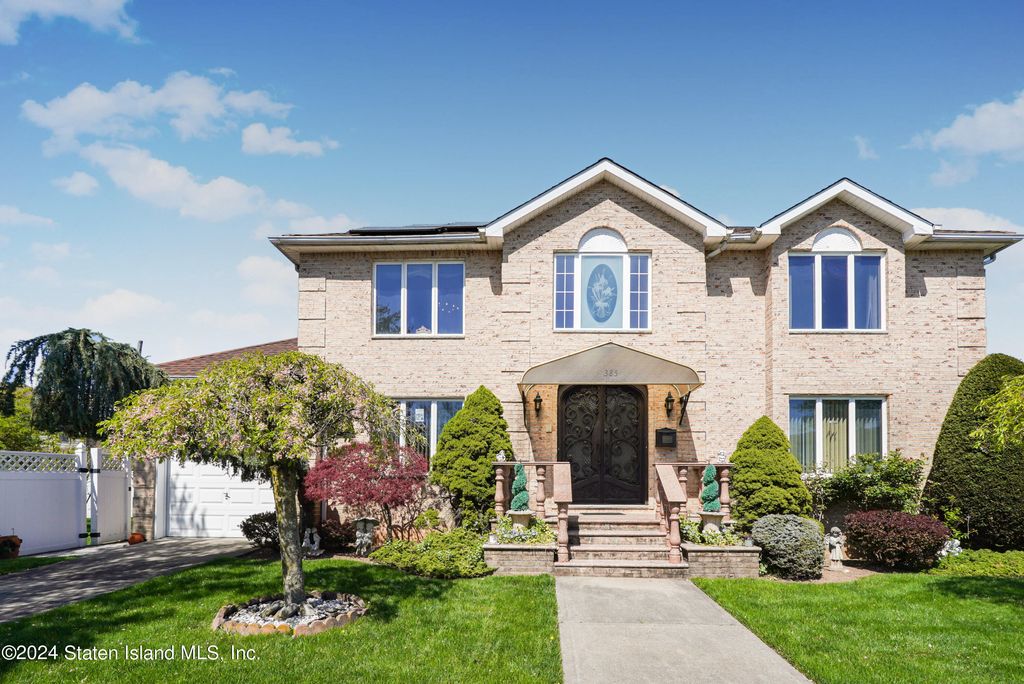 385 Thomas St, Staten Island, NY 10306 - See Est. Value, Schools & More
