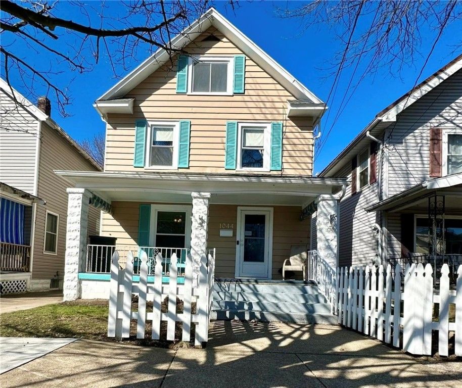 1044 W 28th St, Erie, PA 16508 - See Est. Value, Schools & More