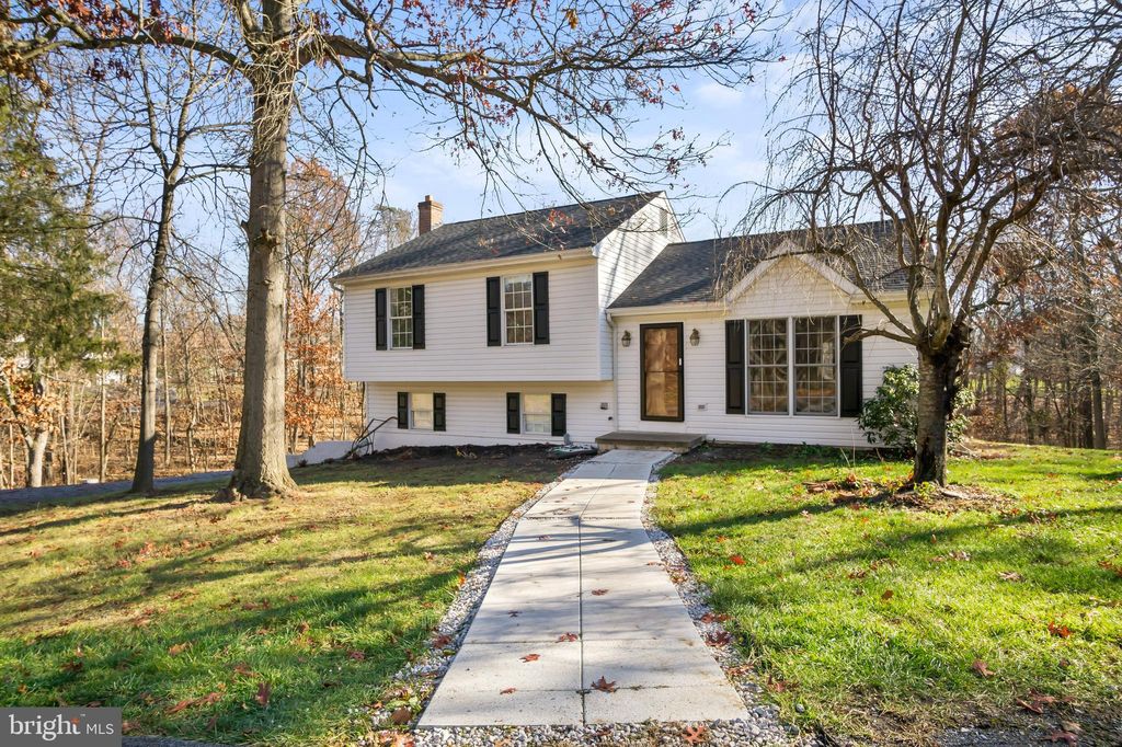 39 Angela Ln, Falling Waters, WV 25419 - See Est. Value, Schools & More