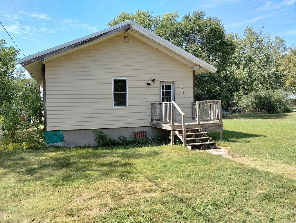 121 Church St S, Canova, SD 57321 - See Est. Value, Schools & More